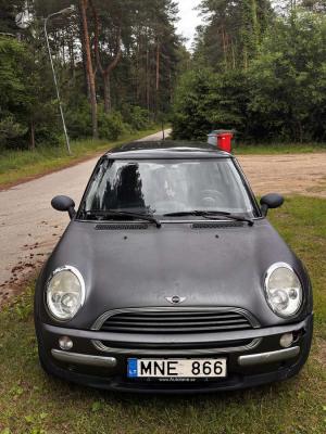 Grey MINI One 2002 in Vilnius, with an engine capacity of 1.60 L and mileage of 202 thousand km for 700 €, photo 4 on AUTOMOTO.COM.LV