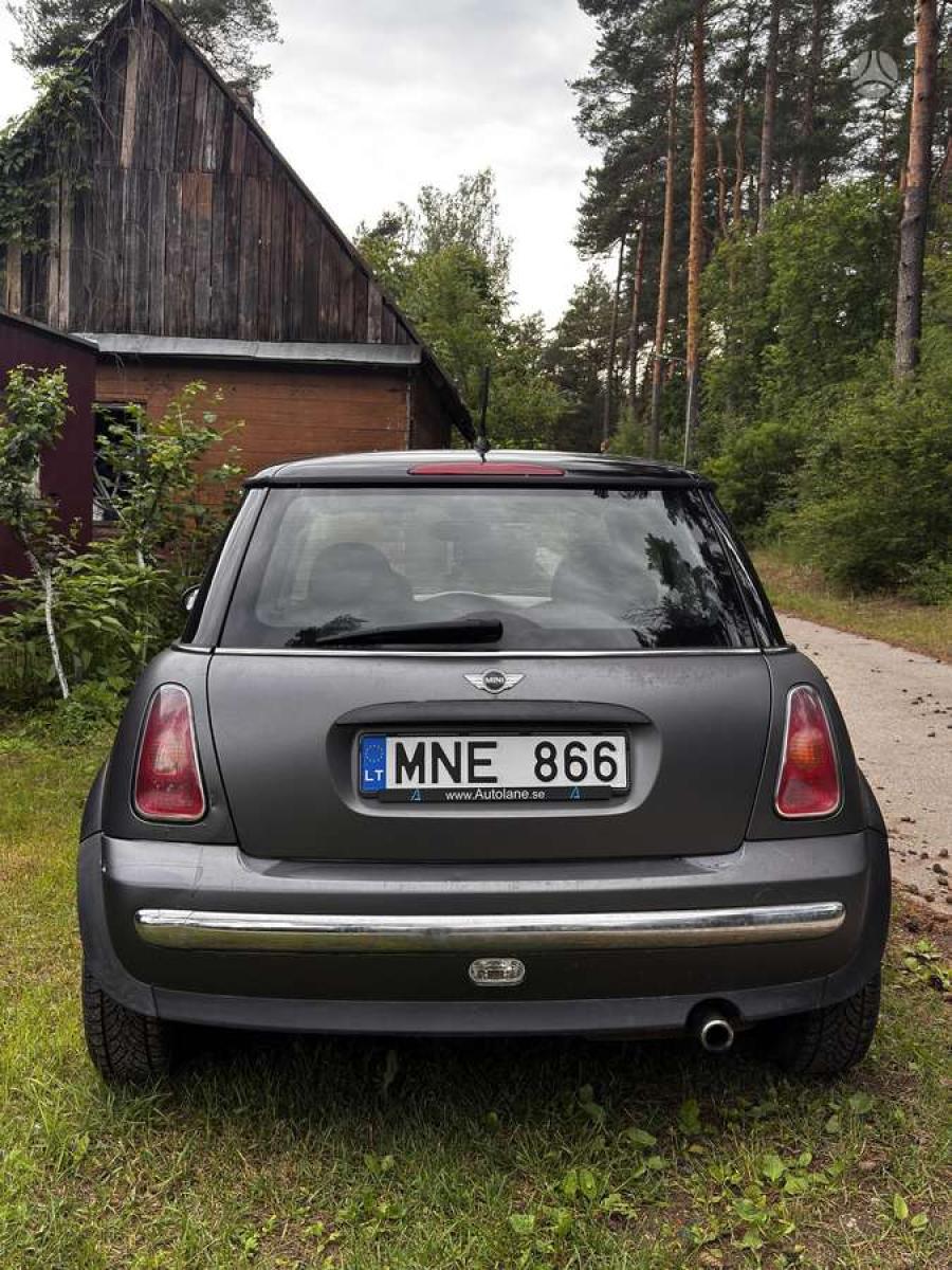 Grey MINI One 2002 in Vilnius, with an engine capacity of 1.60 L and mileage of 202 thousand km for 700 €, photo 5 on AUTOMOTO.COM.LV