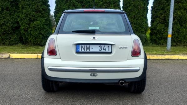 Grey MINI One 2004 in Riga, with an engine capacity of 2.00 L and mileage of 267 thousand km for 2200 €, photo 3 on AUTOMOTO.COM.LV