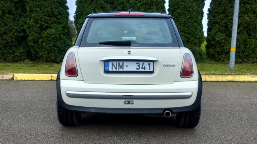 Pelēks MINI One 2004 Rīga, ar dzinēja tilpumu 2.00 L un nobraukumu 267 tūkst. km par 2200 €, foto 4 vietnē AUTOMOTO.COM.LV