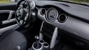Pelēks MINI One 2004 Rīga, ar dzinēja tilpumu 2.00 L un nobraukumu 267 tūkst. km par 2200 €, foto 16 vietnē AUTOMOTO.COM.LV