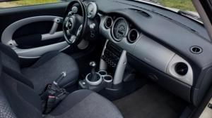Pelēks MINI One 2004 Rīga, ar dzinēja tilpumu 2.00 L un nobraukumu 267 tūkst. km par 2200 €, foto 17 vietnē AUTOMOTO.COM.LV