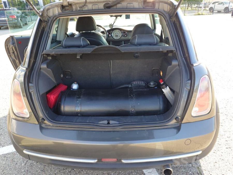 Pelēks MINI One 2006 Rīga, ar dzinēja tilpumu 1.60 L un nobraukumu 313 tūkst. km par 2700 €, foto 1 vietnē AUTOMOTO.COM.LV