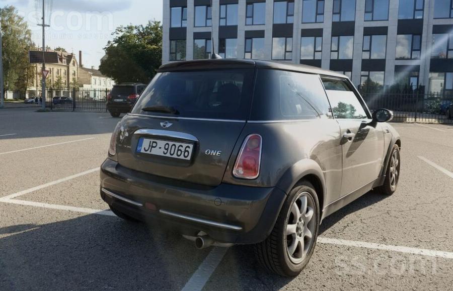 Pelēks MINI One 2006 Rīga, ar dzinēja tilpumu 1.60 L un nobraukumu 313 tūkst. km par 2700 €, foto 4 vietnē AUTOMOTO.COM.LV