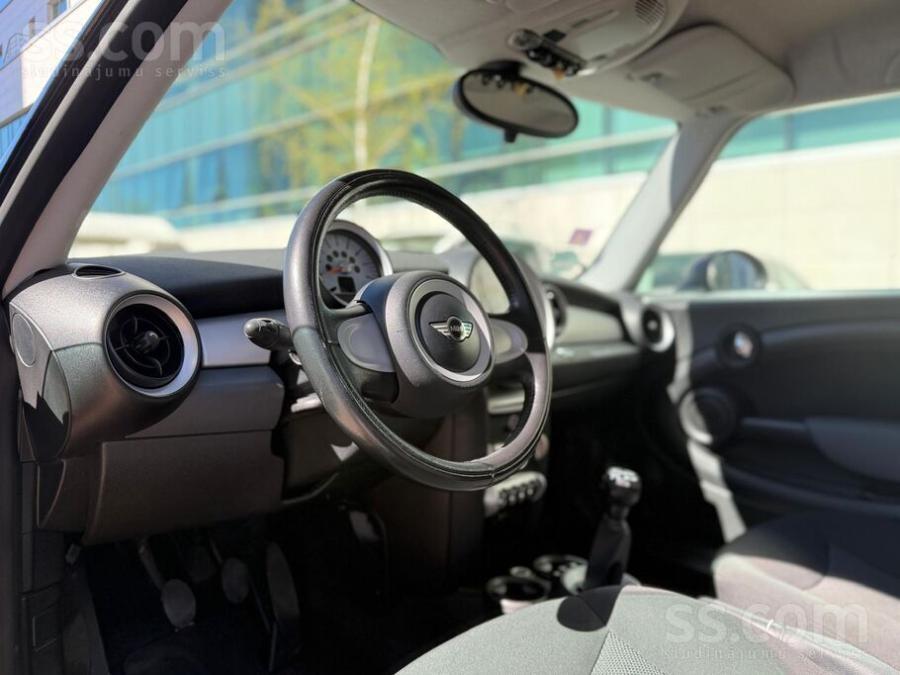 Grey MINI One 2008 in Riga, with an engine capacity of 1.40 L and mileage of 0 thousand km for 3600 €, photo 7 on AUTOMOTO.COM.LV