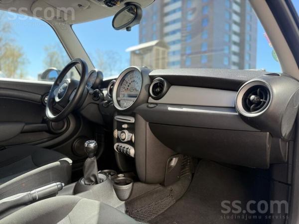 Grey MINI One 2008 in Riga, with an engine capacity of 1.40 L and mileage of 0 thousand km for 3600 €, photo 7 on AUTOMOTO.COM.LV