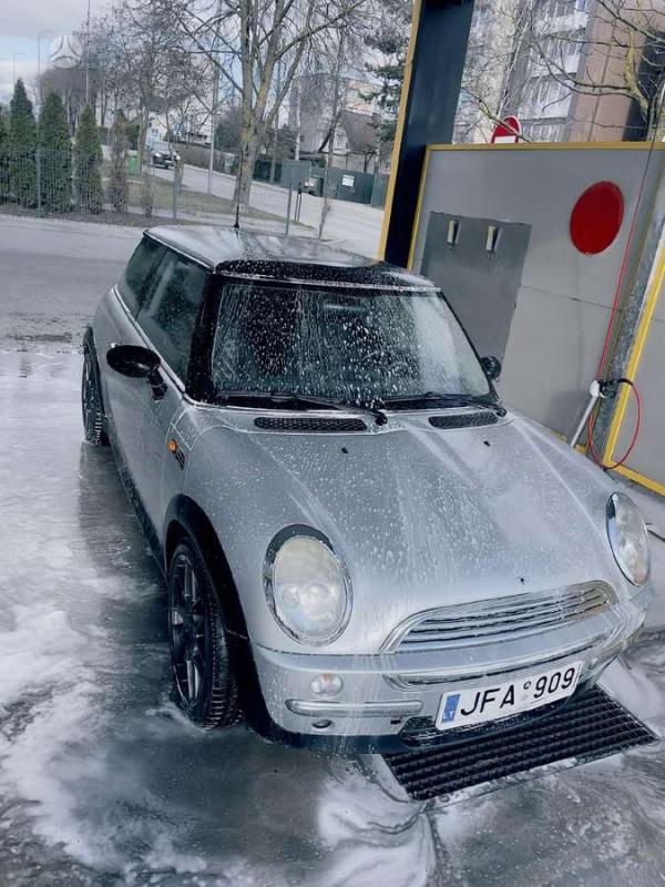 Pelēks MINI One 2003 Panevēža, ar dzinēja tilpumu 1.36 L un nobraukumu 280 tūkst. km par 1300 €, foto 2 vietnē AUTOMOTO.COM.LV