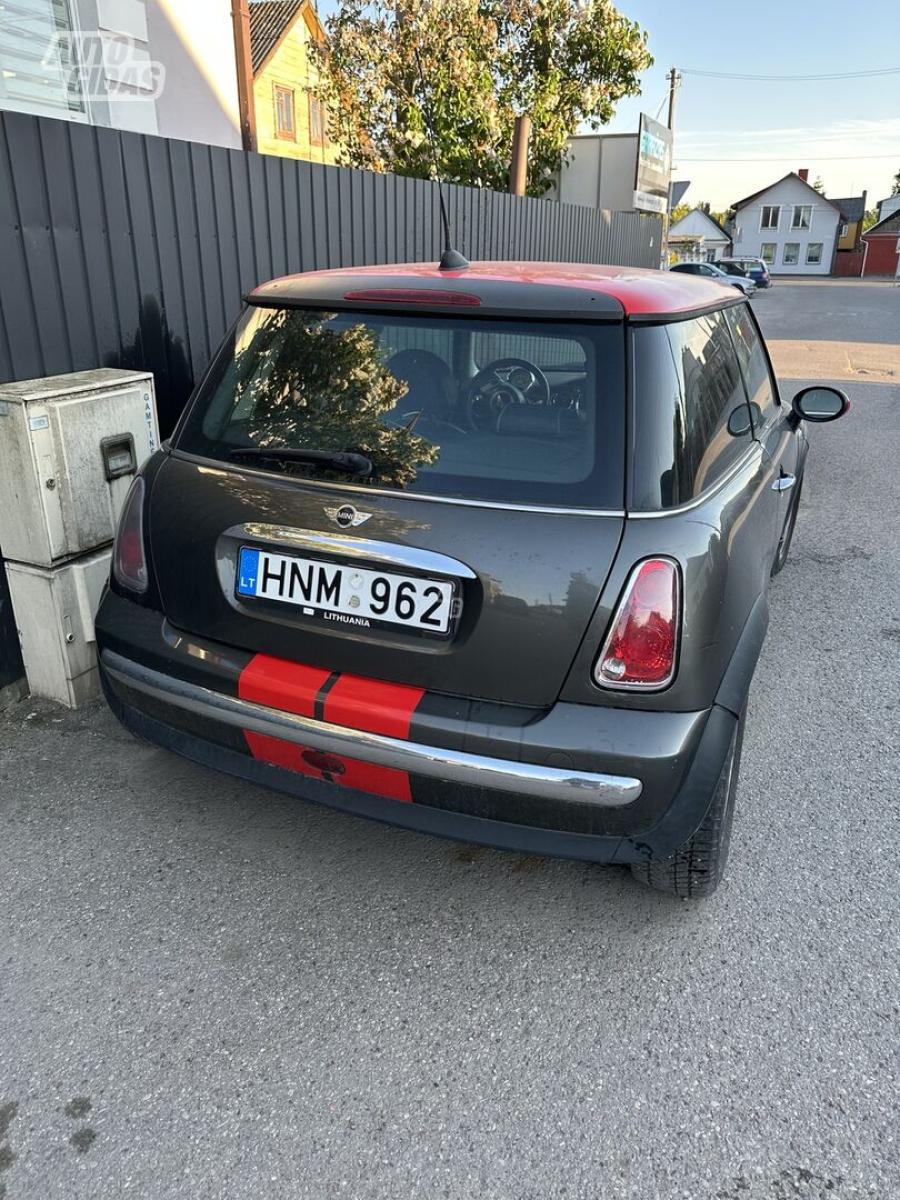 Grey MINI One 2006 in Kaunas, with an engine capacity of 1.40 L and mileage of 320 thousand km for 1200 €, photo 5 on AUTOMOTO.COM.LV