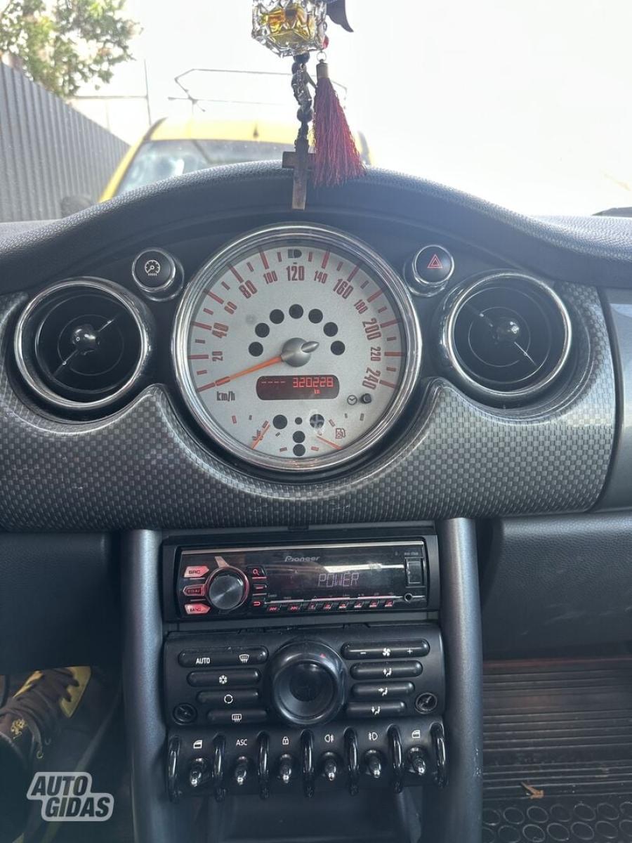 Grey MINI One 2006 in Kaunas, with an engine capacity of 1.40 L and mileage of 320 thousand km for 1200 €, photo 9 on AUTOMOTO.COM.LV