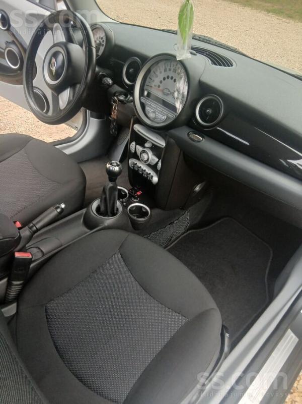 Pelēks MINI One 2008 Ogre, ar dzinēja tilpumu 1.40 L un nobraukumu 191 tūkst. km par 2600 €, foto 3 vietnē AUTOMOTO.COM.LV