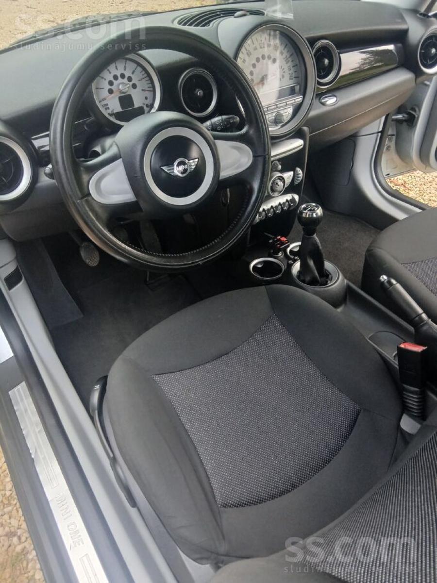 Grey MINI One 2008 in Ogre, with an engine capacity of 1.40 L and mileage of 191 thousand km for 2600 €, photo 4 on AUTOMOTO.COM.LV
