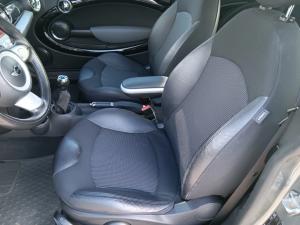 Grey MINI One 2009 in Riga, with an engine capacity of 1.60 L and mileage of 226 thousand km for 4200 €, photo 5 on AUTOMOTO.COM.LV