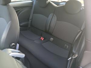 Grey MINI One 2009 in Riga, with an engine capacity of 1.60 L and mileage of 226 thousand km for 4200 €, photo 6 on AUTOMOTO.COM.LV