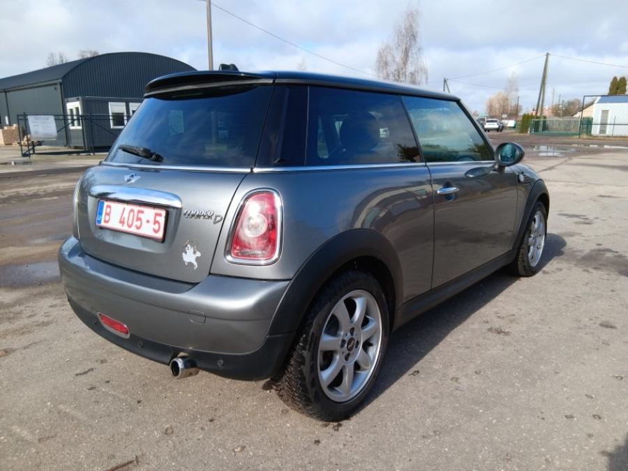 Grey MINI One 2009 in Riga, with an engine capacity of 1.60 L and mileage of 226 thousand km for 4200 €, photo 9 on AUTOMOTO.COM.LV