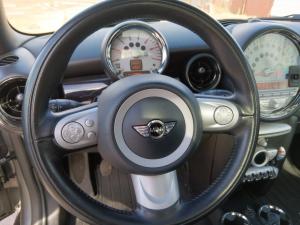 Grey MINI One 2009 in Riga, with an engine capacity of 1.60 L and mileage of 226 thousand km for 4200 €, photo 13 on AUTOMOTO.COM.LV