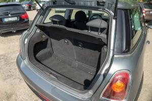 Grey MINI One 2009 in Liepaja, with an engine capacity of 1.40 L and mileage of 231 thousand km for 3850 €, photo 10 on AUTOMOTO.COM.LV