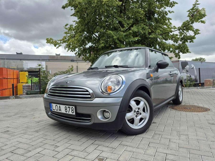 Grey MINI One 2010 in Kaunas, with an engine capacity of 1.40 L and mileage of 150 thousand km for 5100 €, photo 1 on AUTOMOTO.COM.LV