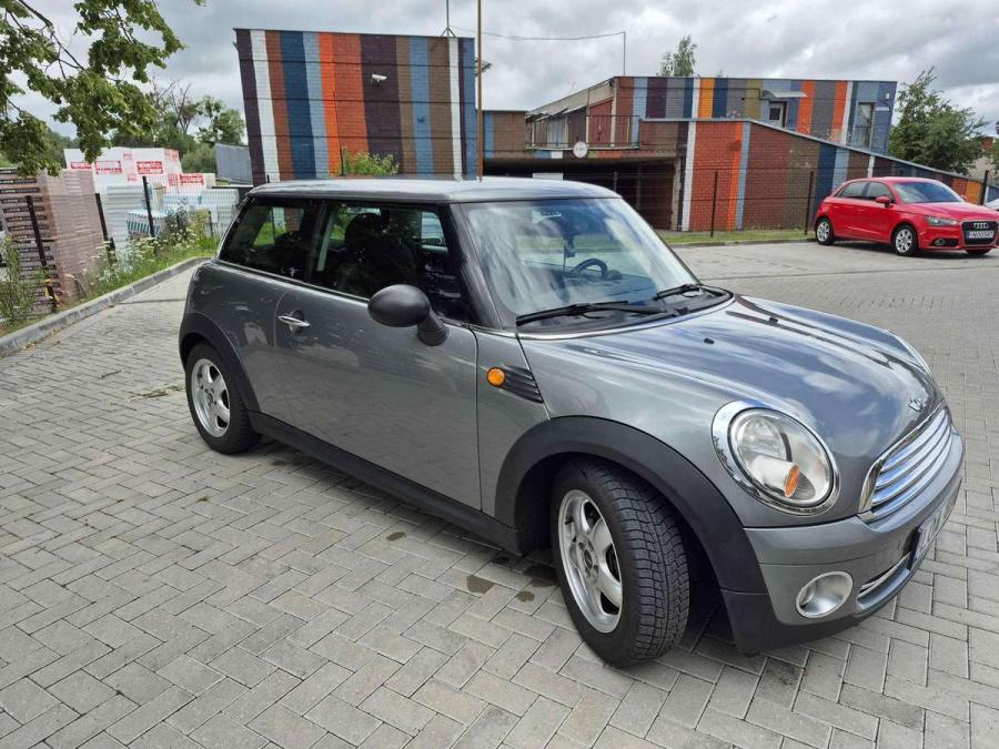 Grey MINI One 2010 in Kaunas, with an engine capacity of 1.40 L and mileage of 150 thousand km for 5100 €, photo 3 on AUTOMOTO.COM.LV