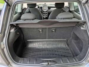 Grey MINI One 2010 in Kaunas, with an engine capacity of 1.40 L and mileage of 150 thousand km for 5100 €, photo 6 on AUTOMOTO.COM.LV
