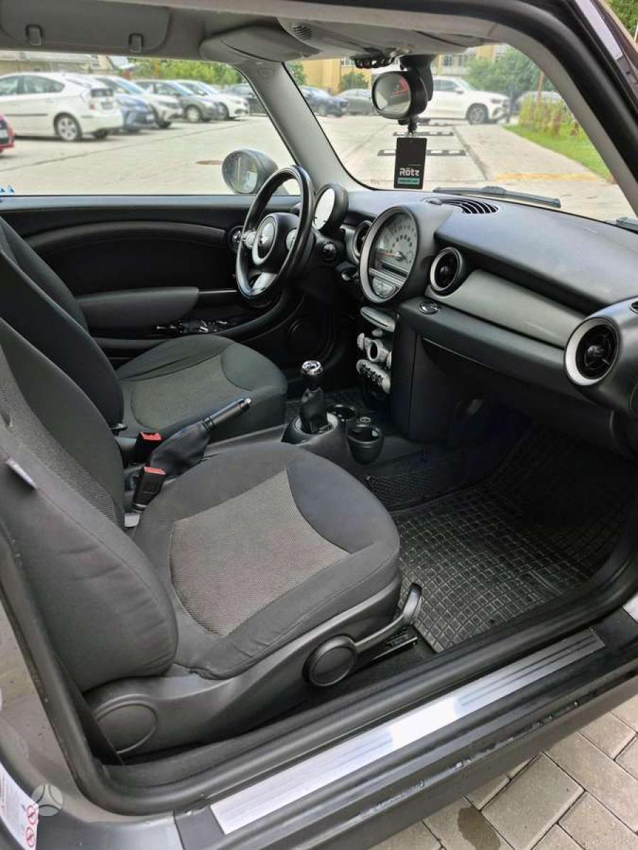 Grey MINI One 2010 in Kaunas, with an engine capacity of 1.40 L and mileage of 150 thousand km for 5100 €, photo 9 on AUTOMOTO.COM.LV