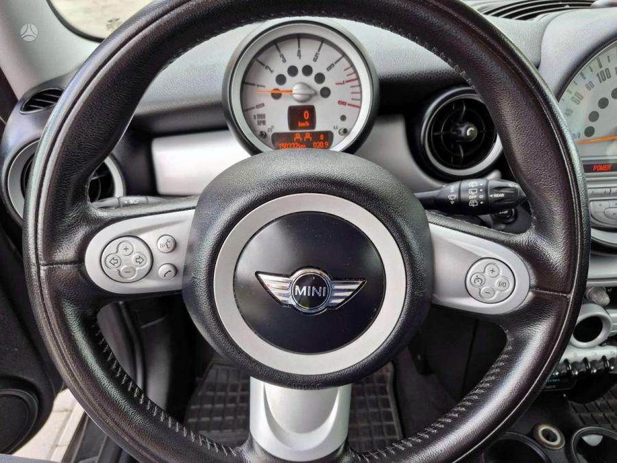 Grey MINI One 2010 in Kaunas, with an engine capacity of 1.40 L and mileage of 150 thousand km for 5100 €, photo 10 on AUTOMOTO.COM.LV
