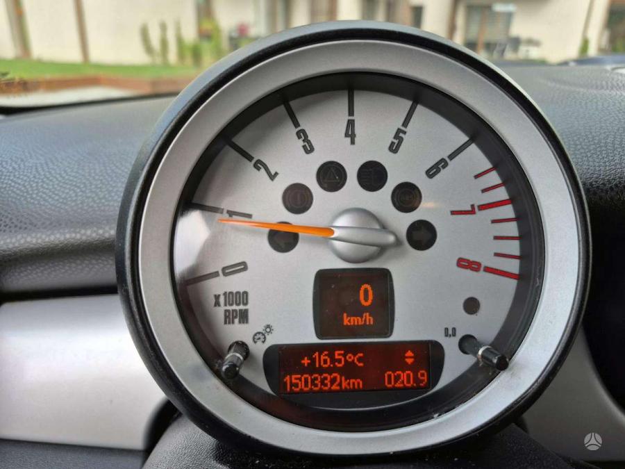 Grey MINI One 2010 in Kaunas, with an engine capacity of 1.40 L and mileage of 150 thousand km for 5100 €, photo 11 on AUTOMOTO.COM.LV