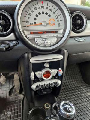 Grey MINI One 2010 in Kaunas, with an engine capacity of 1.40 L and mileage of 150 thousand km for 5100 €, photo 12 on AUTOMOTO.COM.LV