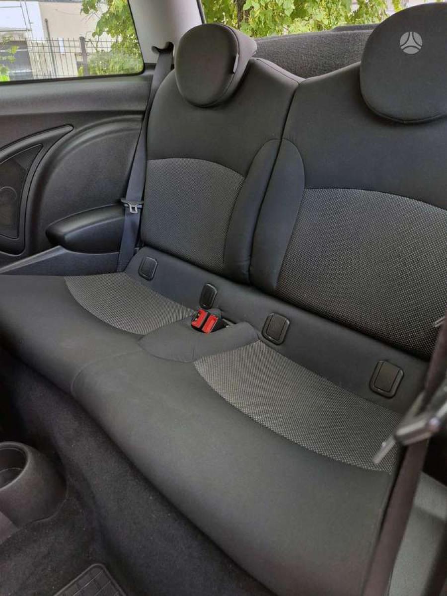 Grey MINI One 2010 in Kaunas, with an engine capacity of 1.40 L and mileage of 150 thousand km for 5100 €, photo 13 on AUTOMOTO.COM.LV