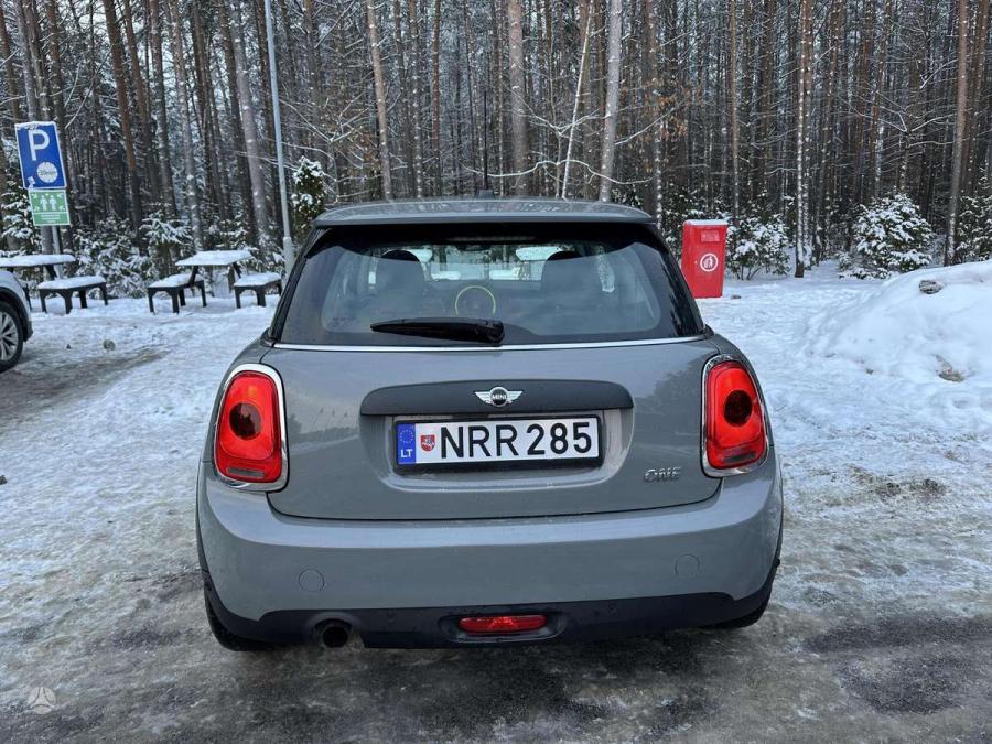 Grey MINI One 2015 in Vilnius, with an engine capacity of 1.20 L and mileage of 136 thousand km for 8300 €, photo 4 on AUTOMOTO.COM.LV