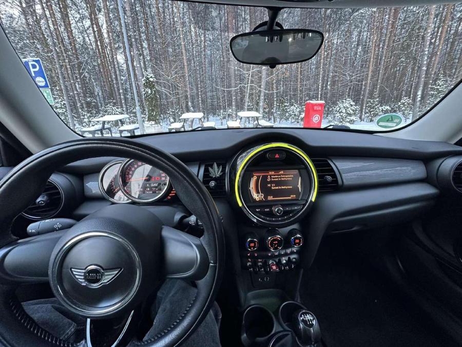 Grey MINI One 2015 in Vilnius, with an engine capacity of 1.20 L and mileage of 136 thousand km for 8300 €, photo 10 on AUTOMOTO.COM.LV