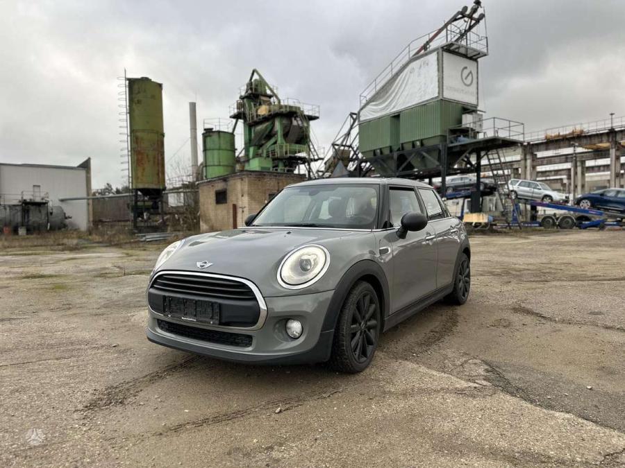 Grey MINI One 2016 in Vilnius, with an engine capacity of 1.50 L and mileage of 296 thousand km for 5900 €, photo 2 on AUTOMOTO.COM.LV