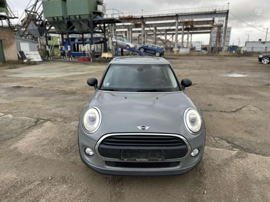 Grey MINI One 2016 in Vilnius, with an engine capacity of 1.50 L and mileage of 296 thousand km for 5900 €, photo 4 on AUTOMOTO.COM.LV