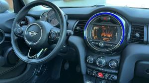 Pelēks MINI One 2016 Ukmergė, ar dzinēja tilpumu 1.50 L un nobraukumu 240 tūkst. km par 6100 €, foto 6 vietnē AUTOMOTO.COM.LV