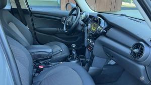 Pelēks MINI One 2016 Ukmergė, ar dzinēja tilpumu 1.50 L un nobraukumu 240 tūkst. km par 6100 €, foto 9 vietnē AUTOMOTO.COM.LV