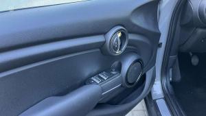 Pelēks MINI One 2016 Ukmergė, ar dzinēja tilpumu 1.50 L un nobraukumu 240 tūkst. km par 6100 €, foto 10 vietnē AUTOMOTO.COM.LV