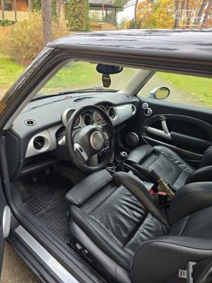 MINI One 2002 in Vilnius, with an engine capacity of 1.60 L and mileage of 262 thousand km for 850 €, photo 8 on AUTOMOTO.COM.LV