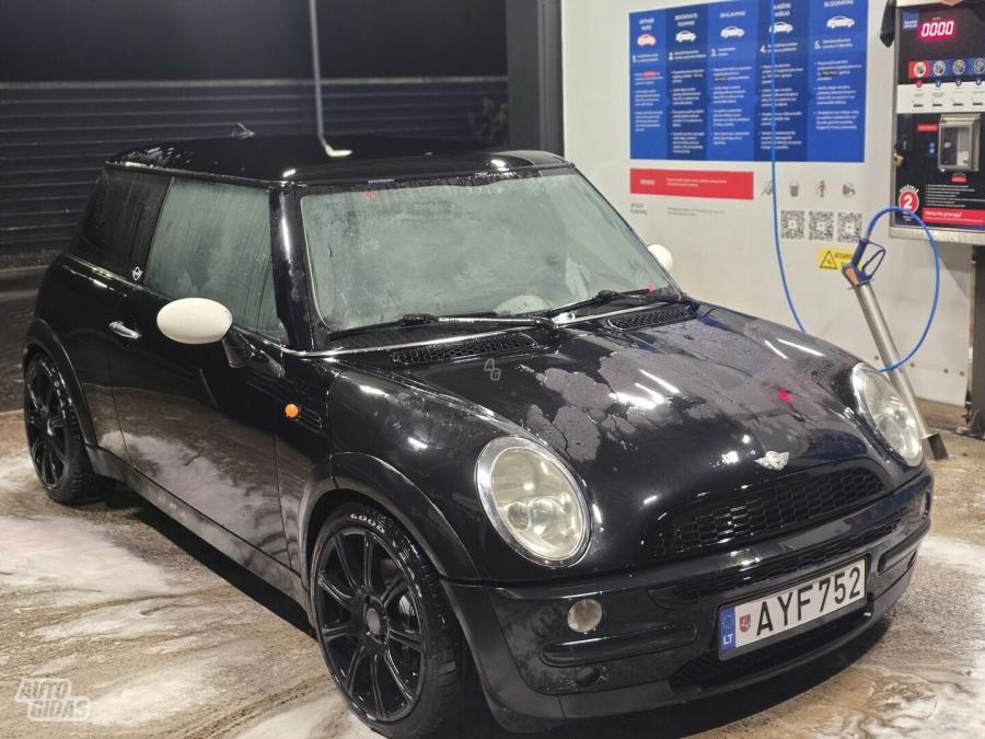 MINI One 2002 in Vilnius, with an engine capacity of 1.60 L and mileage of 262 thousand km for 850 €, photo 9 on AUTOMOTO.COM.LV