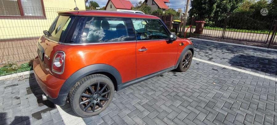Oranžs MINI One 2011 Klaipėda, ar dzinēja tilpumu 1.60 L un nobraukumu 282 tūkst. km par 2500 €, foto 4 vietnē AUTOMOTO.COM.LV