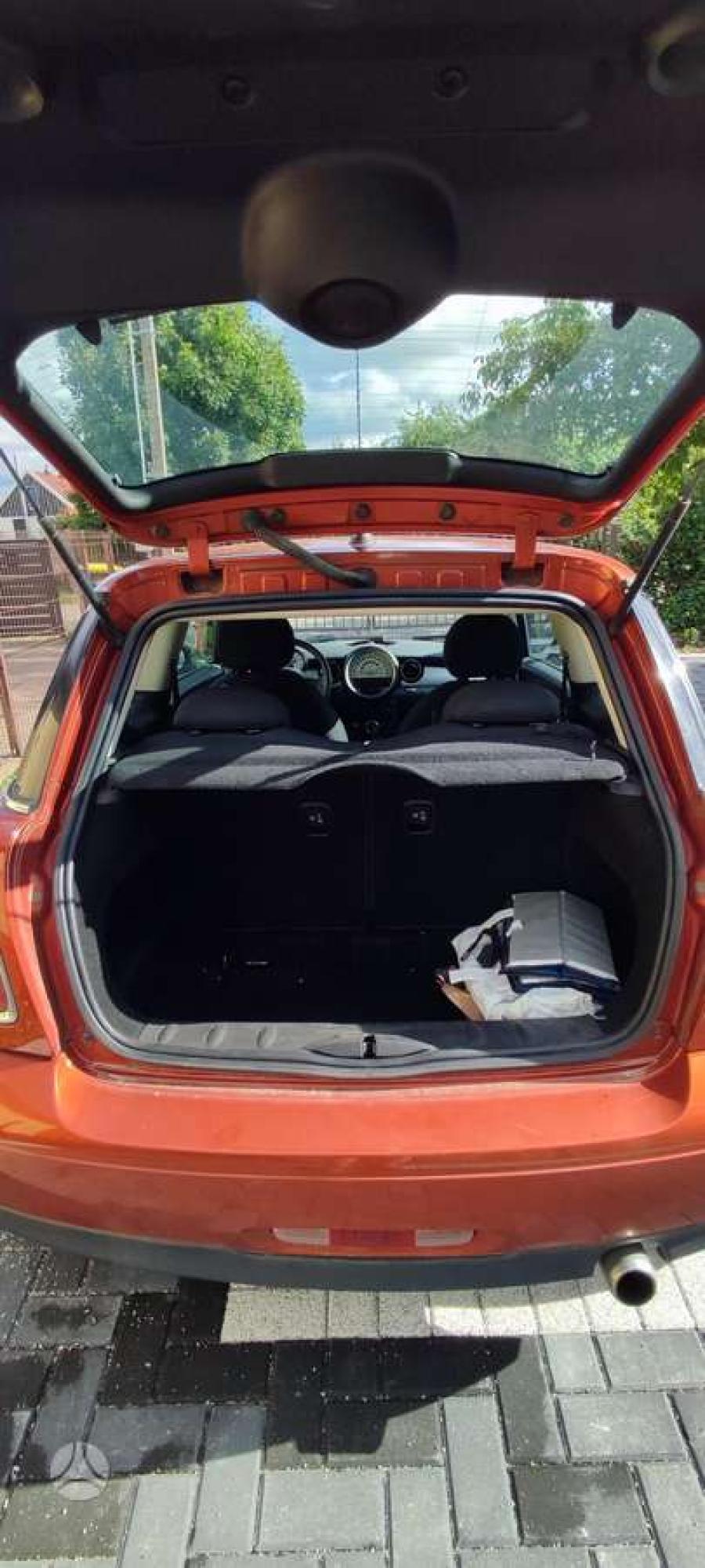 Oranžs MINI One 2011 Klaipėda, ar dzinēja tilpumu 1.60 L un nobraukumu 282 tūkst. km par 2500 €, foto 8 vietnē AUTOMOTO.COM.LV