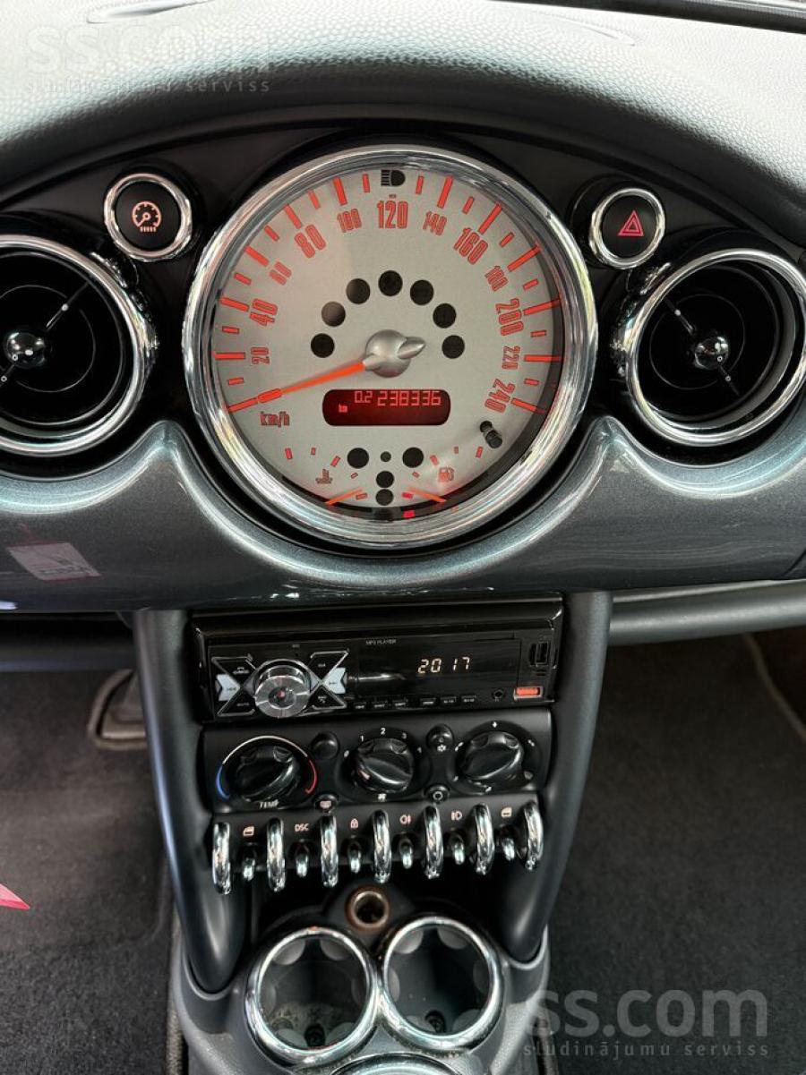 Red MINI One 2002 in Riga, with an engine capacity of 1.60 L and mileage of 238 thousand km for 1700 €, photo 9 on AUTOMOTO.COM.LV