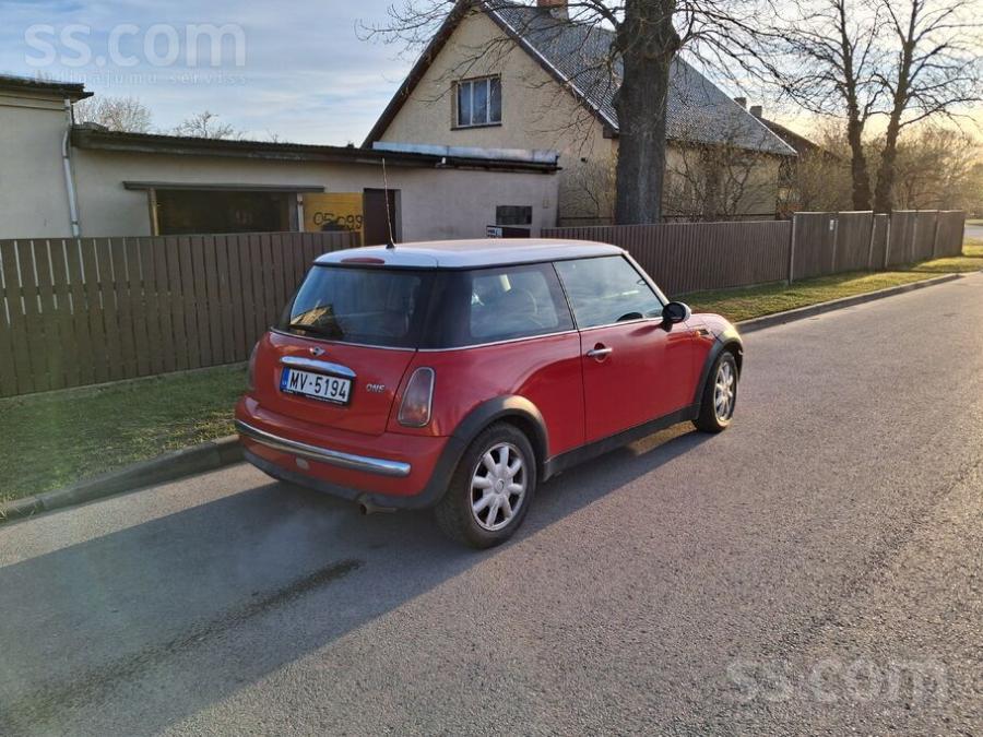 Red MINI One 2002 in Liepaja, with an engine capacity of 1.60 L and mileage of 255 thousand km for 1200 €, photo 3 on AUTOMOTO.COM.LV