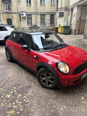 Red MINI One 2010 in Riga, with an engine capacity of 1.60 L and mileage of 223 thousand km for 2450 €, photo 3 on AUTOMOTO.COM.LV