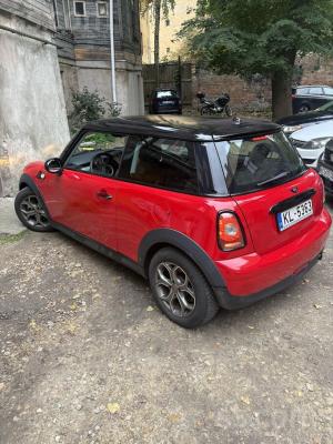 Red MINI One 2010 in Riga, with an engine capacity of 1.60 L and mileage of 223 thousand km for 2450 €, photo 4 on AUTOMOTO.COM.LV