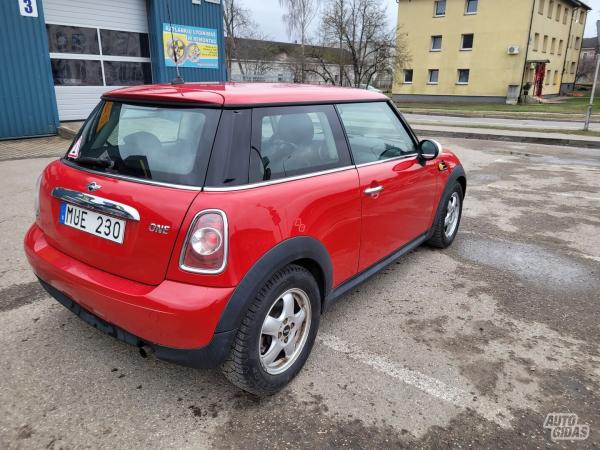 Sarkans MINI One 2012 Ukmergė, ar dzinēja tilpumu 1.60 L un nobraukumu 131 tūkst. km par 2990 €, foto 5 vietnē AUTOMOTO.COM.LV