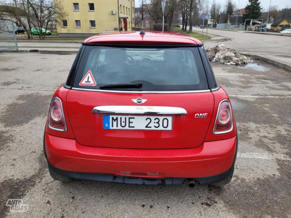 Sarkans MINI One 2012 Ukmergė, ar dzinēja tilpumu 1.60 L un nobraukumu 131 tūkst. km par 2990 €, foto 7 vietnē AUTOMOTO.COM.LV