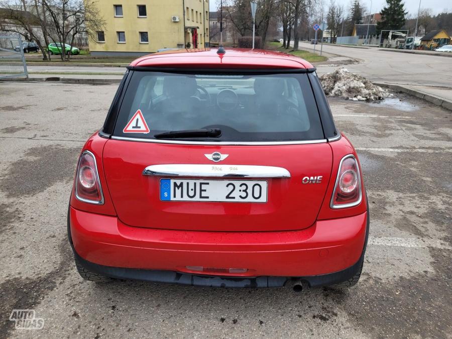 Sarkans MINI One 2012 Ukmergė, ar dzinēja tilpumu 1.60 L un nobraukumu 131 tūkst. km par 2990 €, foto 7 vietnē AUTOMOTO.COM.LV