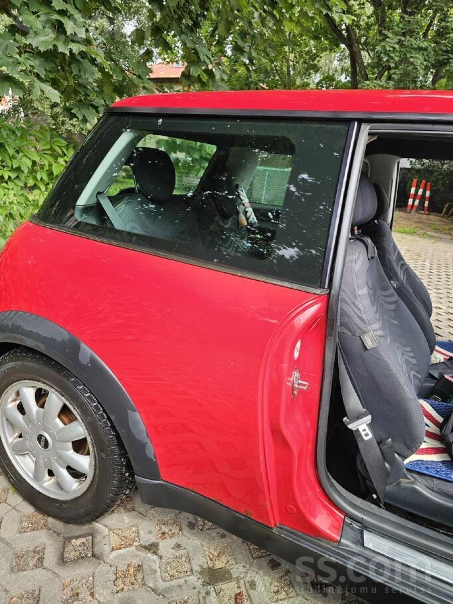 Sarkans MINI One 2003 Rīga, ar dzinēja tilpumu 1.60 L un nobraukumu 288 tūkst. km par 1200 €, foto 3 vietnē AUTOMOTO.COM.LV