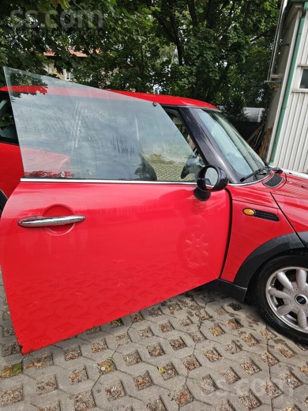 MINI One 2003 RÄ«ga vietnÄ Sarkans MINI One 2003 RÄ«ga, ar dzinÄja tilpumu 1.60 L un nobraukumu 288 tÅ«kst. km par 1200 ā¬, foto 4 vietnÄ AUTOMOTO.COM.LV