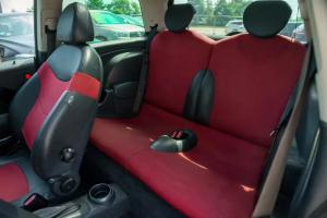 Red MINI One 2006 in Liepaja, with an engine capacity of 1.40 L and mileage of 395 thousand km for 2900 €, photo 12 on AUTOMOTO.COM.LV
