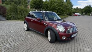 Sarkans MINI One 2007 Viļņa, ar dzinēja tilpumu 1.40 L un nobraukumu 163 tūkst. km par 2750 €, foto 4 vietnē AUTOMOTO.COM.LV